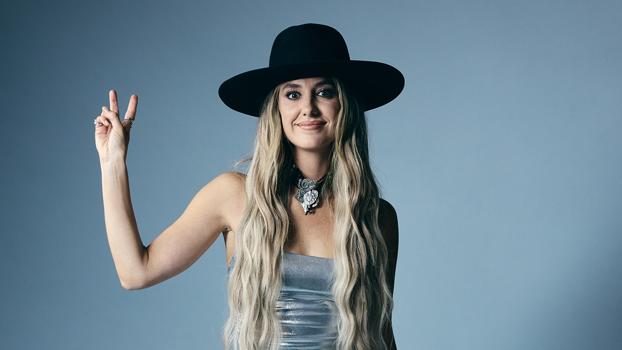 Lainey Wilson Is Opening The Bell Bottoms Up Bar In Nashville