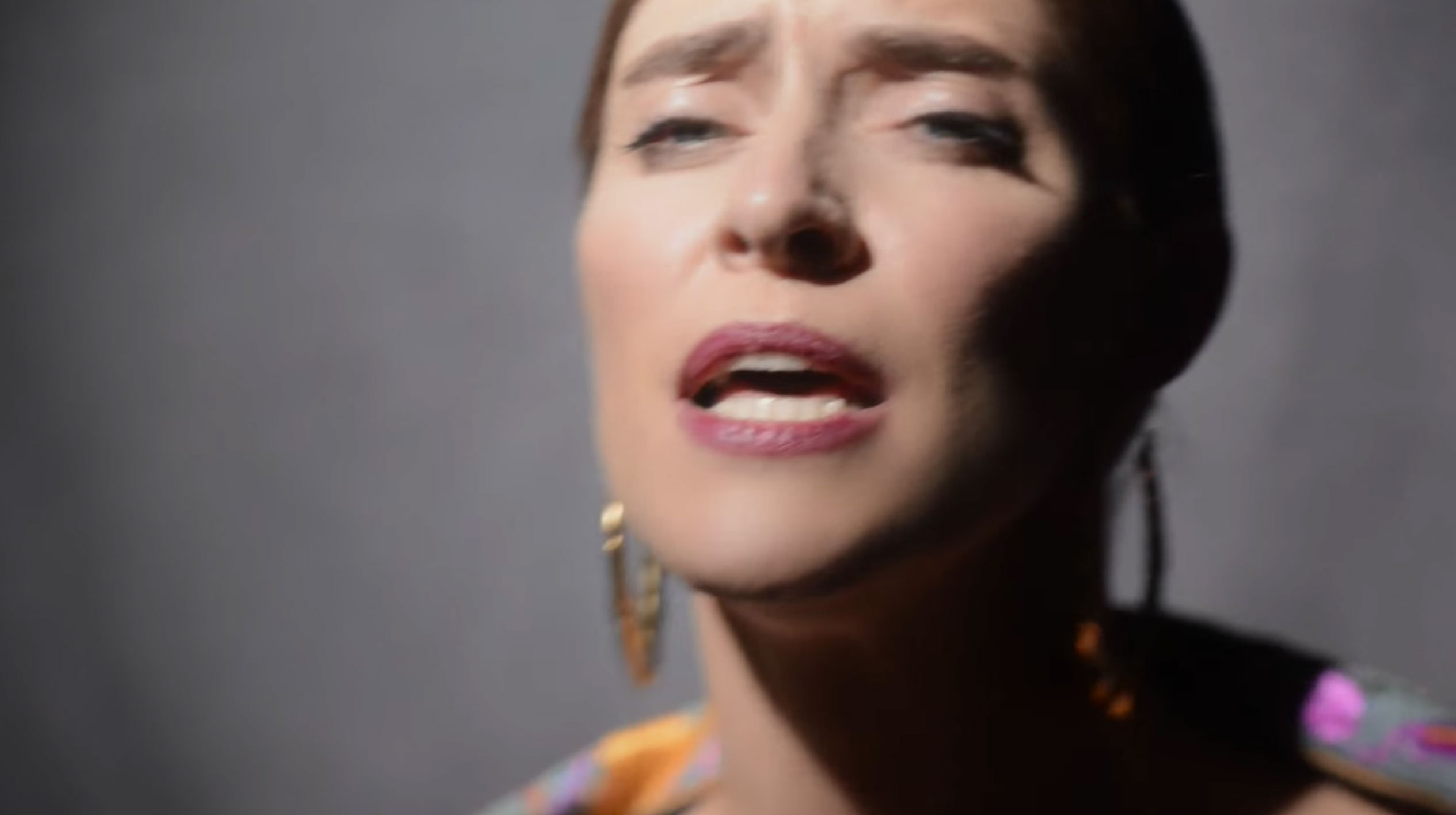 WATCH Feist Debuts Warped Video For Pleasure