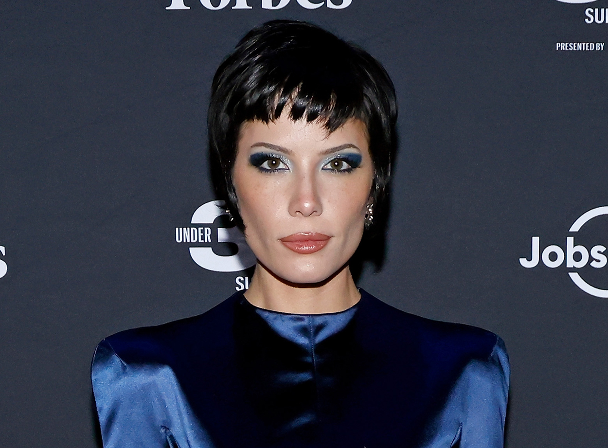 Halsey Joins Cast Of Nightmare Before Christmas For Halloween Shows